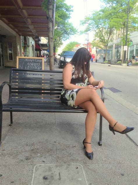 Kissys Legs 6513 Kissy Waiting For Her Date On State St Kissy