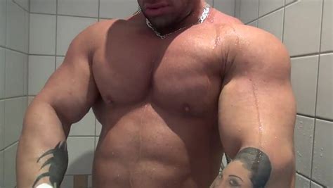 Big Muscle Bulk Shower