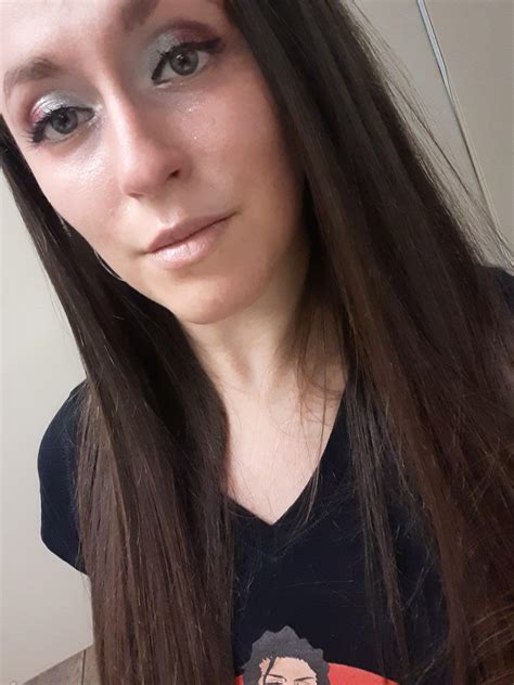 Straight Brunette Hair And Makeup On 😍 Oc Rpretty
