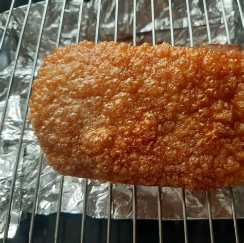 Perfect Cracklings Done กรอบนอก Captain Coriander