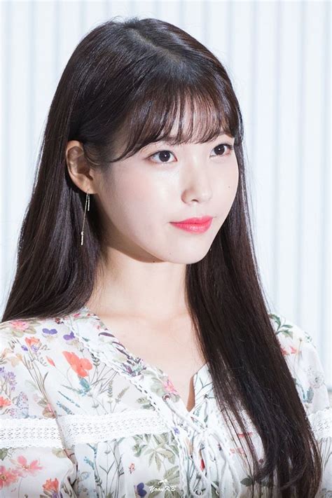 Pin On IU Lee Ji Eun Girl Korean Artist Celebrities