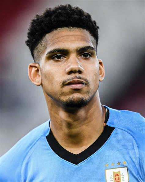 Uruguay Defender Araujo Undergoes Surgery Could Miss World Cup