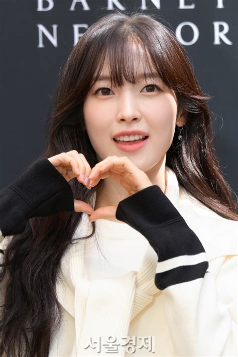오마이걸 아린 미라클에게 전해요 SE포토 서울경제