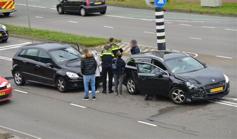 Veel Schade Bij Botsing Tussen Twee Auto S Op Ettensebaan Bredavandaag H T Nieuws Uit Breda