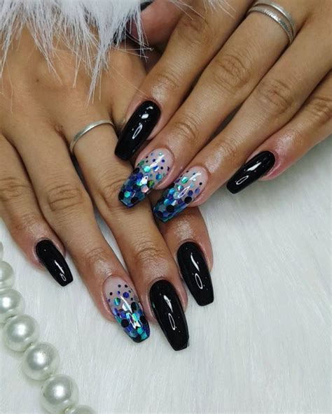 Blacknails Blackgelnails Glitternails Glitterfade 👌🏻😍 💎ფრჩხილების