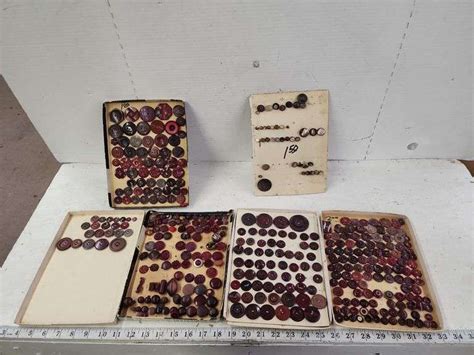 Assorted Buttons Isabell Auction