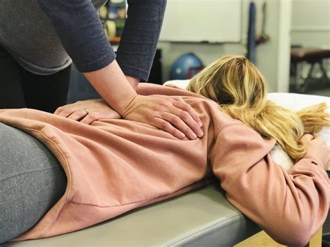 Physical Therapy Vs Chiropractic Whats The Difference Knoxville Sands