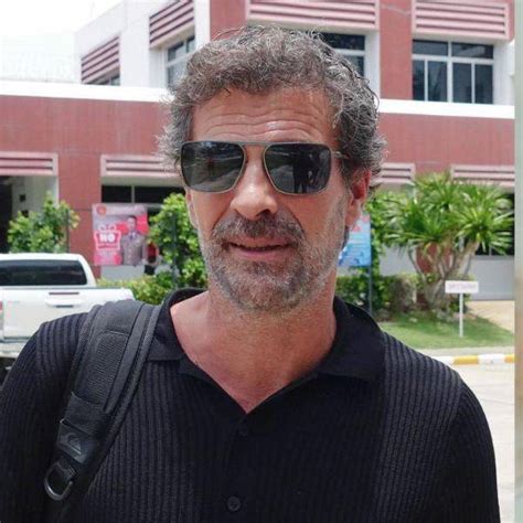 El actor Rodolfo Sancho padre de Daniel Sancho se enfrenta a la prensa española tras visitar a