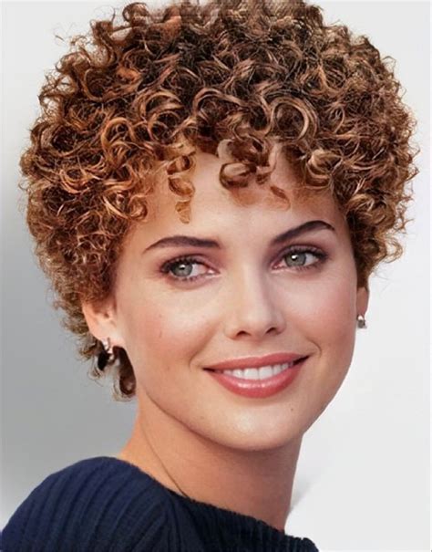 Pin by Aparecida Andreoli on Cabelo Crespo | Short permed hair, Short thin hair, Curly hair styles