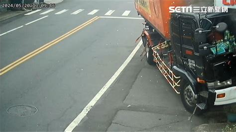 有夠衰！彰化飼料車逆向撞進路邊店家 220萬賓士停騎樓慘被撞爛 社會 三立新聞網 Setncom