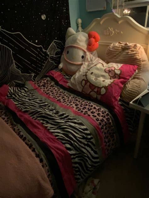 Used Hello Kitty Bed Set At Lorene Cogburn Blog