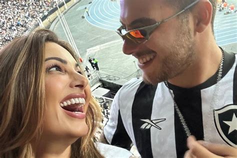 Veja fotos exclusivas de Patrícia Poeta filho e nora no Engenhão