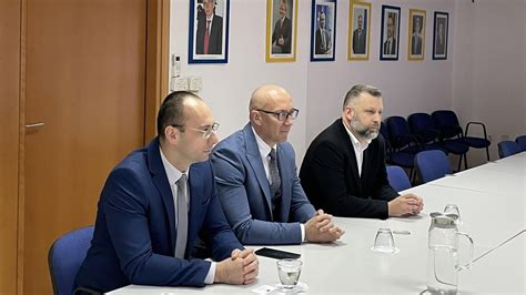 Srpska Lista Neće Učestvovati Na Izborima 20032023 Sputnik Srbija