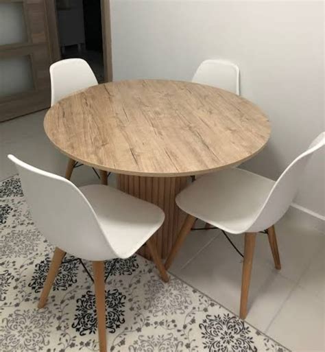 Modern Yuvarlak Masa Takımı