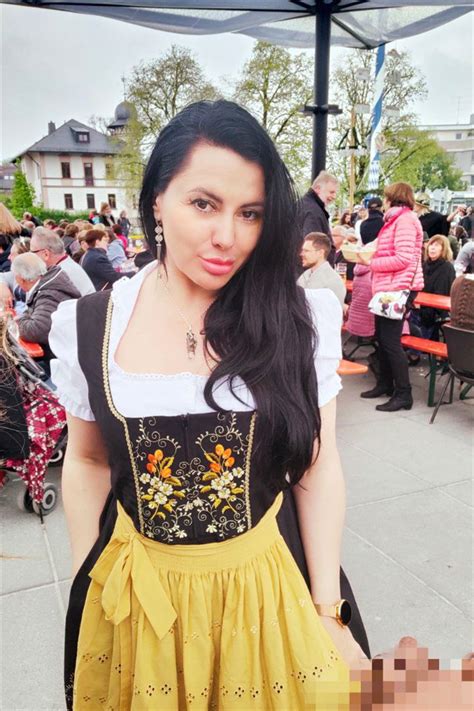 Gorgeous Elena 45 Yo From Kiev With Black Hair Id 730506 Ladadate