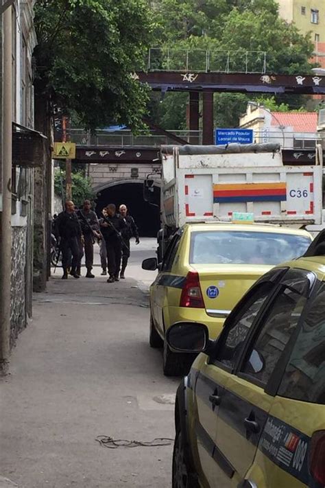 Traficantes do Morro da Providência atiram contra viatura da PM no Centro do Rio