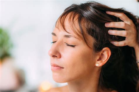 Benefits Of Oiling Your Hair The Urban Crews
