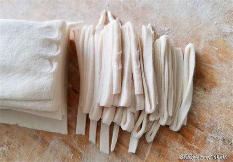做手擀面时，牢牢掌握好“2个窍门”，面条筋道爽滑不粘连膳食养生频道东方养生