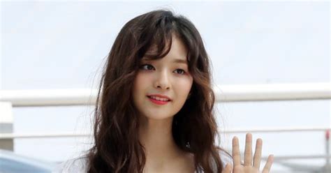 [포토]프로미스나인 이나경 여신미 가득 담은 미소