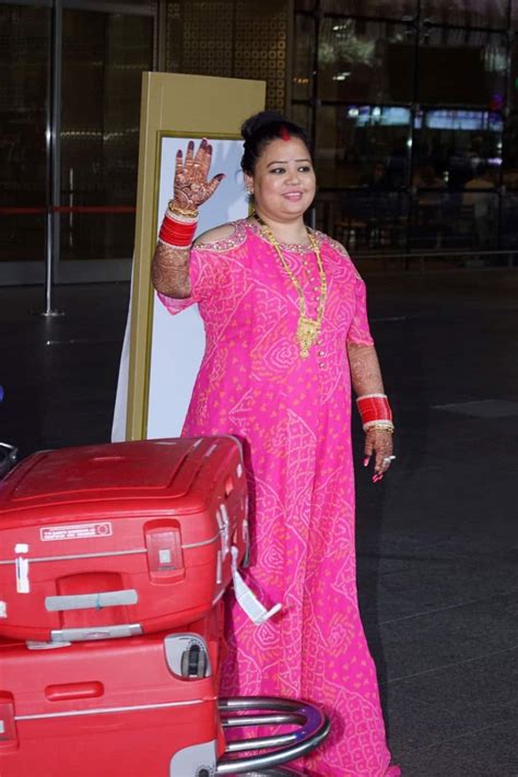Bharti Singh Haarsh Limbachiyaa Newlyweds Seen At The Airport News