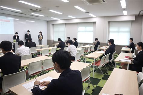 『第4回学内企業説明会』は3年生から卒業生まで幅広く参加！ 流通科学大学