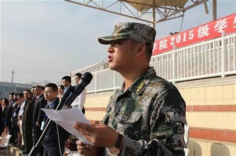 大一军训多数都是严厉的教官，若是碰上这3种，学生就走运了 每日头条