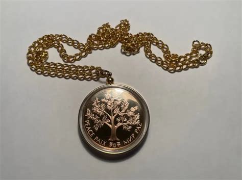 VINTAGE UNITED Nations Peace Medal In Pendant Franklin Mint Necklace PicClick CA