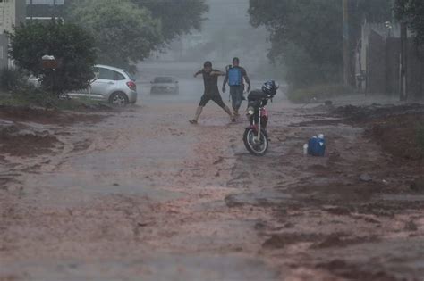 Chuva Chega Mansa Mas Alerta Para 39 Cidades é De Tempestade Até