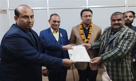 मधेश प्रदेश सभामुखका लागि एमालेका मण्डलको उम्मेदवारी दर्ता