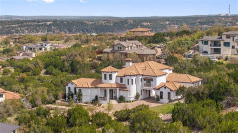 A Texas Sanctuary Inside Austins Ultimate Private Compound In Spanish