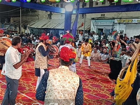 Artists Gave A Spectacular Performance On Folk Songs Foreign Tourists