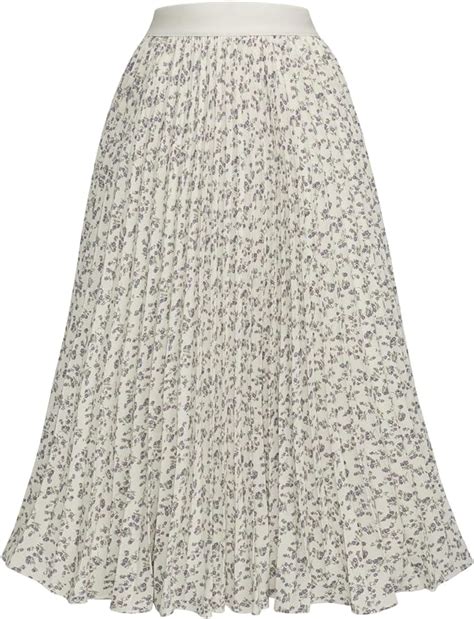 5 Tips How To Wear Long Skirts Without Looking Frumpy