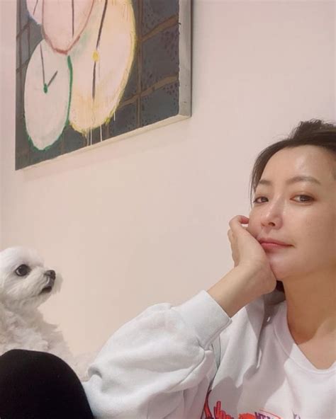 김희선 수수한 화장에도 빛나는 미모20대도 부러워할 모찌피부ten★ 텐아시아