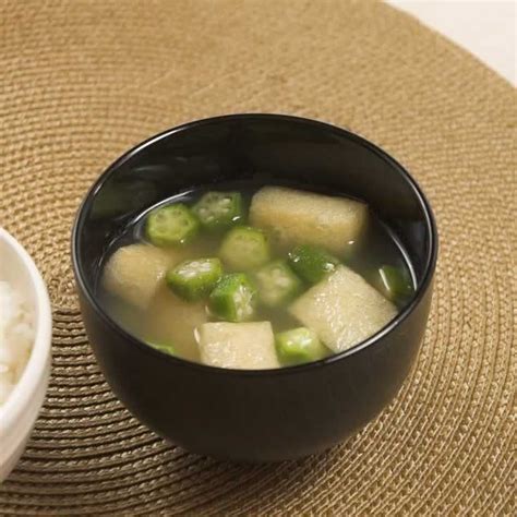 すぐできる♪ オクラと油揚げの味噌汁のレシピ動画・作り方 デリッシュキッチン