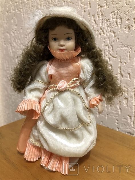 Фарфорова лялька на сайте для коллекционеров Violity Купить в Украине Киеве Харькове