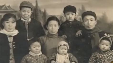 母亲是男子活在这个世界上最后的寄托母亲的一生过得十分艰苦 凤凰网视频 凤凰网