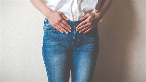 加齢で膣圧下がってない？尿もれ・お腹ぽっこりは「骨盤底筋強化」で解消！【寝たまま骨盤底筋トレ】 ヨガジャーナルオンライン