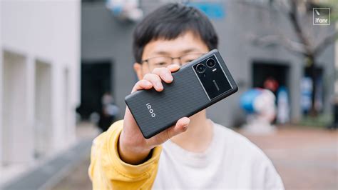 Iqoo 9 Pro 赛道版图赏，回归最直接的赛车元素 爱范儿