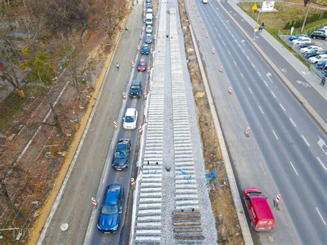 Poznań Przebudowa ronda Rataje Na placu budowy pierwsze płyty torowe