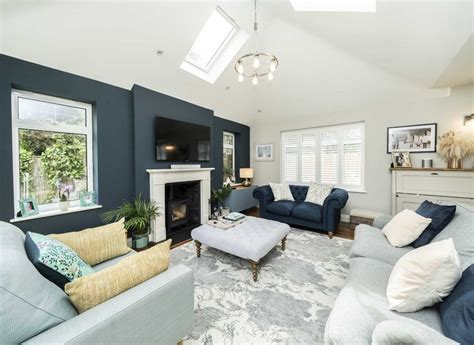House Detached For Sale In Stratton Close London Sw19 Ref 224883