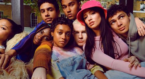 Everything Now Review An Earnest Refreshing Queer Teen Drama