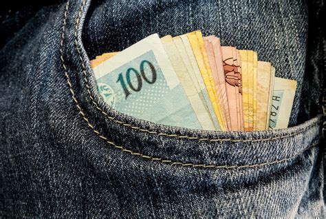 Depósitos superam saques na poupança em R 5 862 bilhões em agosto