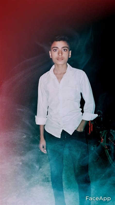 हिट मशीन खेसारी लाल यादव