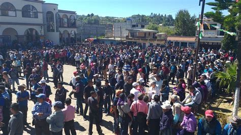 Pobladores De Oxchuc Comienzan A Reunirse Hoy Eligen Presidente Municipal