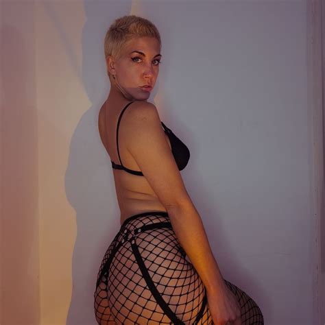 Goddess Leo S Profile Vids Pics More Manyvids Manyvids