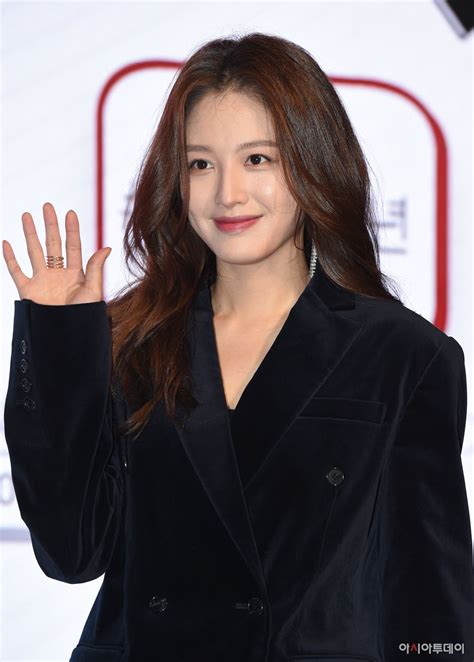 Pin On 01 Rainbow Jaekyung 김재경 레인보우