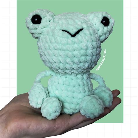 Sapinho Leggy Amigurumi Pelúcia Crochê Capybara Frog Elo7