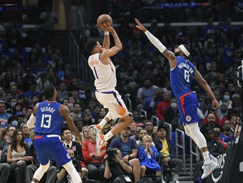 Suns' Devin Booker Takes Massive Step Forward In Dominant Win Over Clippers | IBTimes