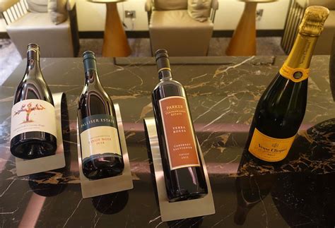 Singapore First Lounge Syd Review I One Mile At A Time