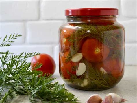Маринованные помидоры с ботвой моркови на зиму — рецепт с фото пошагово